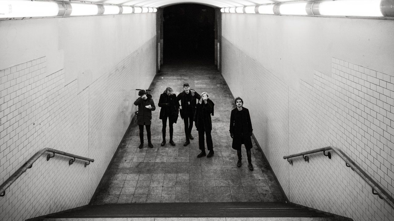 Whispering Sons: album release - za 20 okt 18 - AB